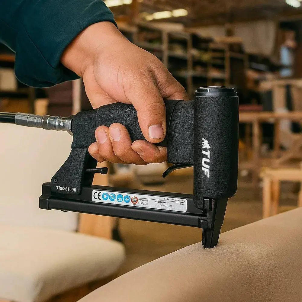 Best Staple Gun for Upholstery – A Guide for DIY Upholsterers